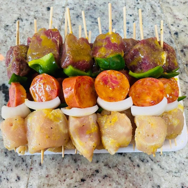 ️ Comprar Bandeja de Mini Pinchos Mixtos (22 Und) Online en Margarita